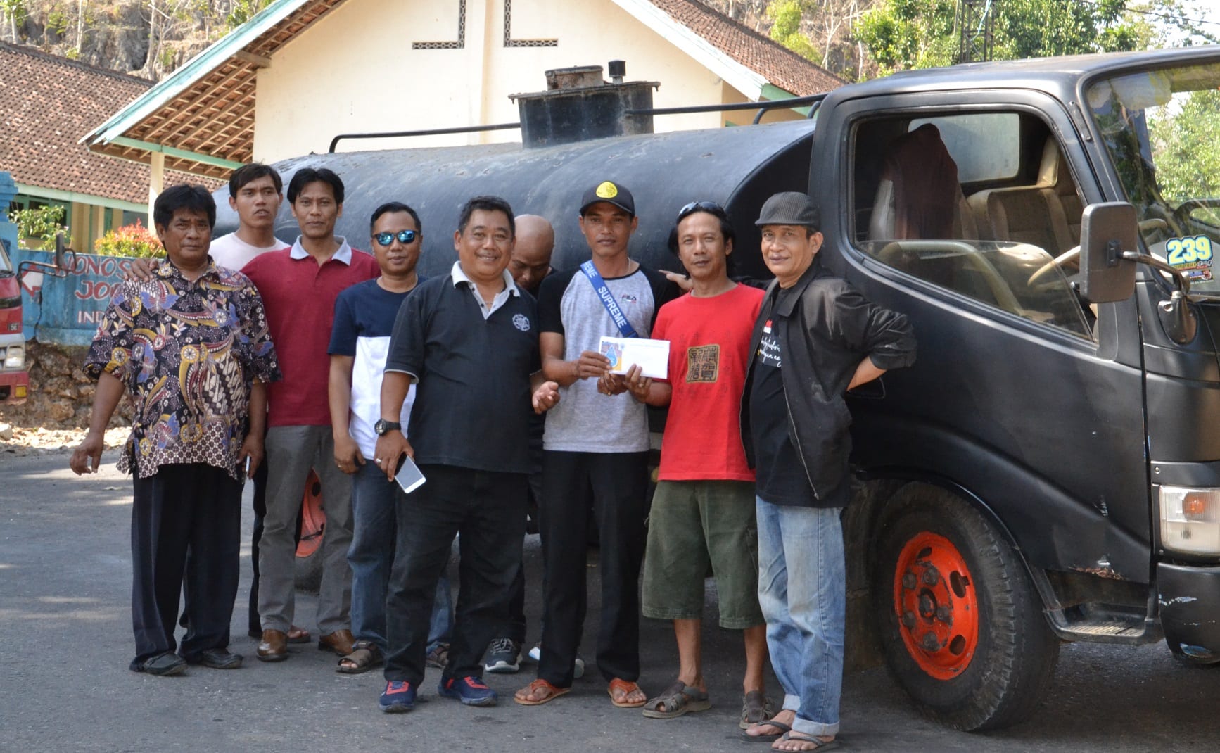 Berbagai air bersih untuk untuk daerah Tepus Gunung Kidul – Fakultas Filsafat